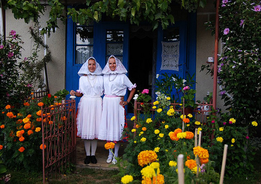 Fragile Identity - dafilms.com | watch online