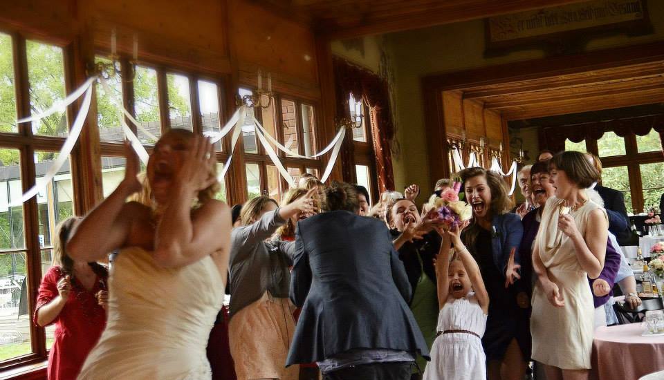 Familiar Strangers - dafilms.com | watch online